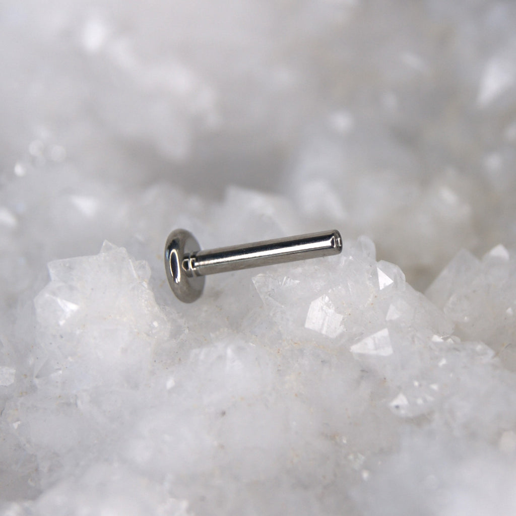Industrial Strength Threaded Labret 18G 1mm – Cardiff Piercing