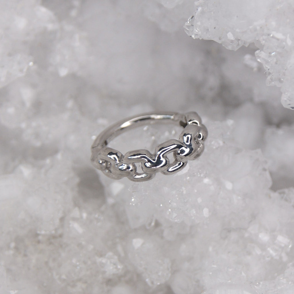 Tish Lyon - 14K Gold Chain Hinge Ring – Cardiff Piercing