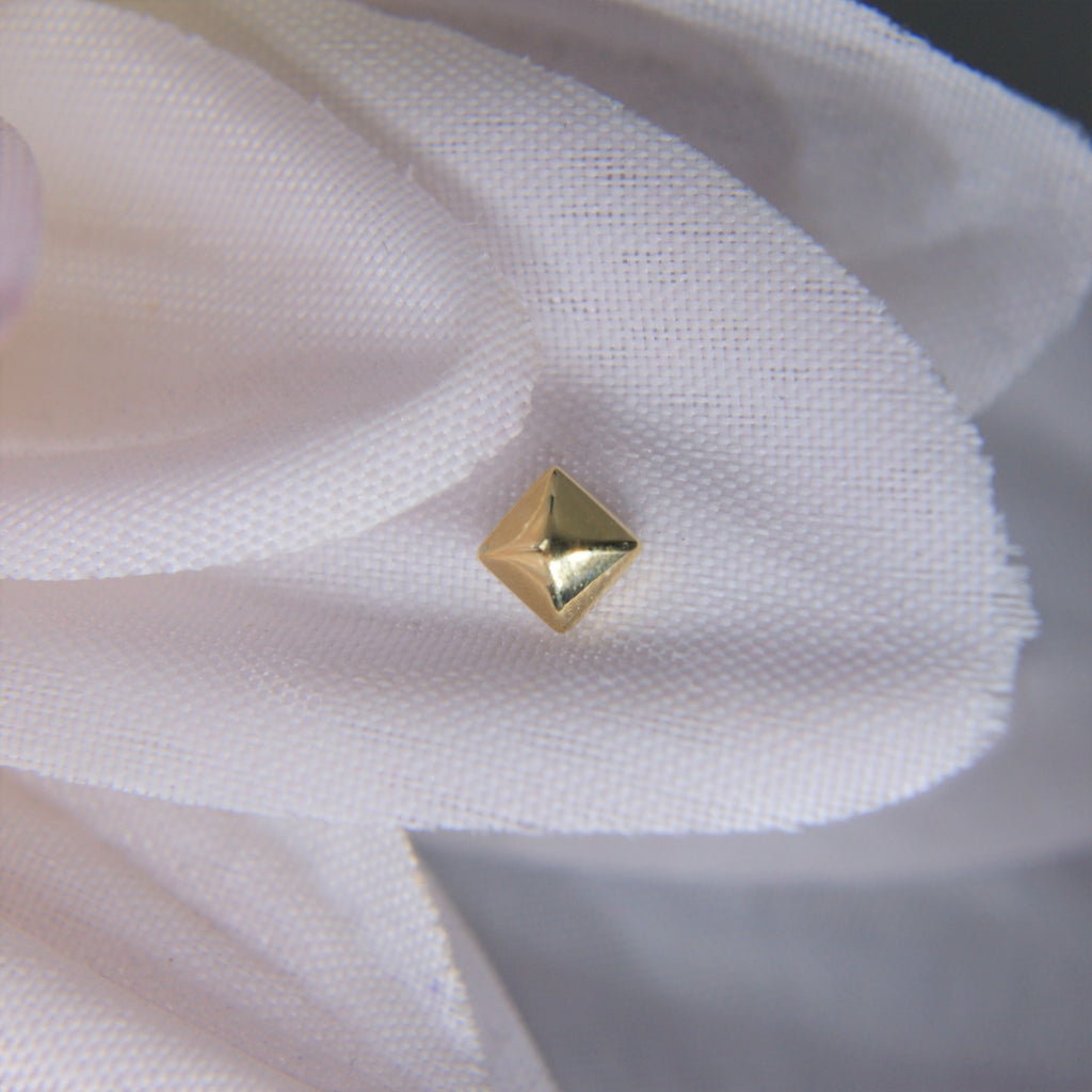 18K Gold Pyramid - Threadless Attachment - Cardiff Piercing Premium ...
