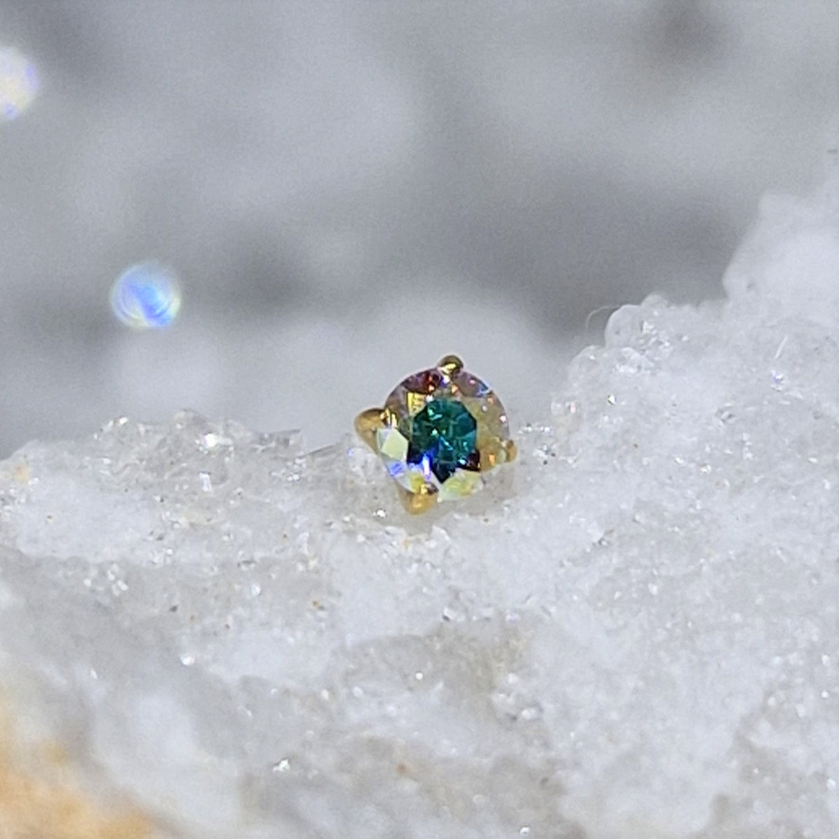Anatometal Tiffany - Aurora CZ & 18k Gold Prong-Set - Threadless End ...